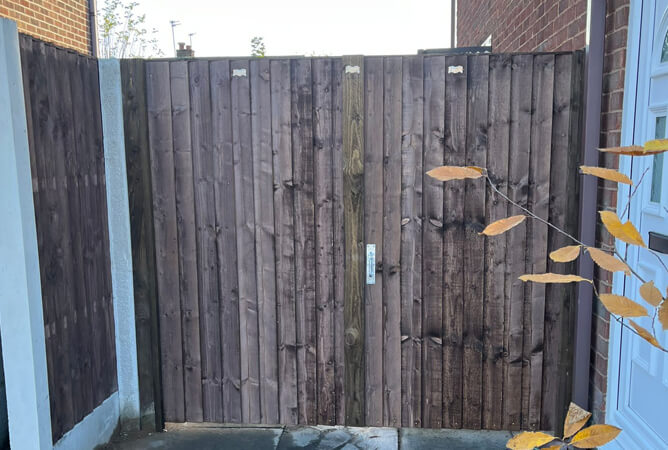 Custom Made Vertical Lap Gate | Cocklestorm Fencing