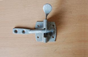Heavy Duty Galvanised Auto Latch (with fixings) | Cocklestorm Fencing